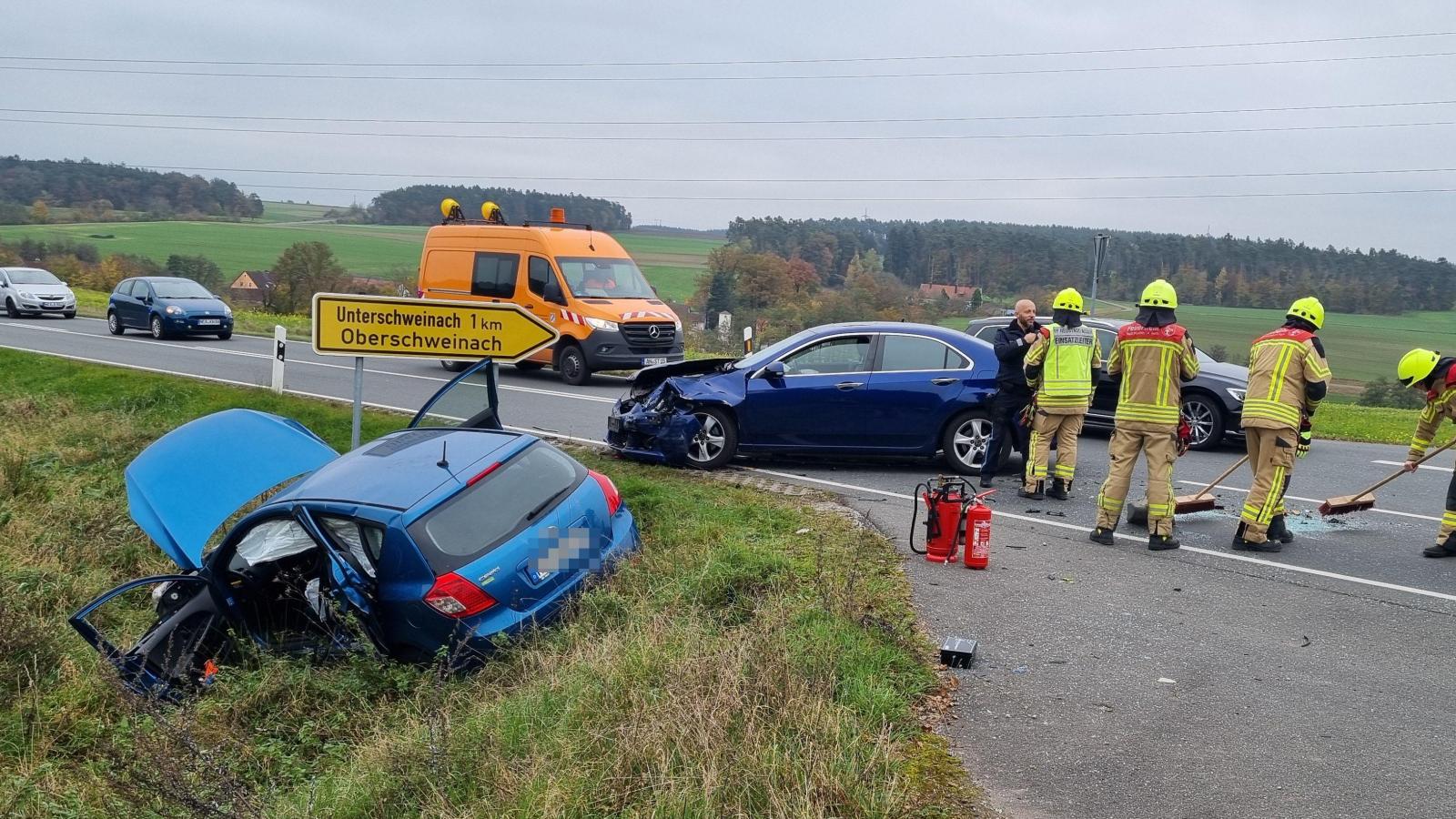 Vorfahrt Missachtet Mit Unfall