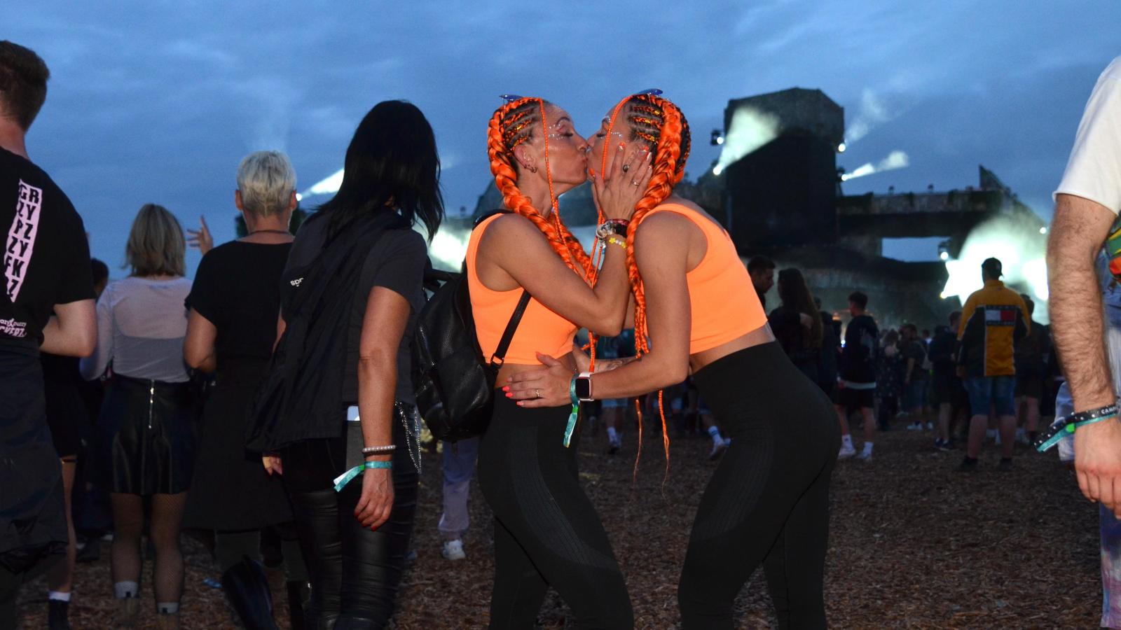 Open Beatz 2023 in Bildern: Extrabunte Outfits im wilden Rave | FLZ.de