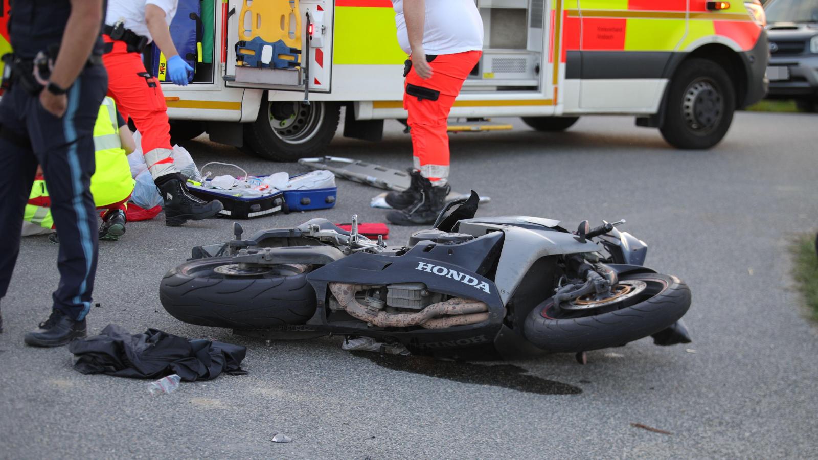 Unfall bei Frankendorf: Ein 58 Jahre alter Motorradfahrer verletzt sich schwer | FLZ.de