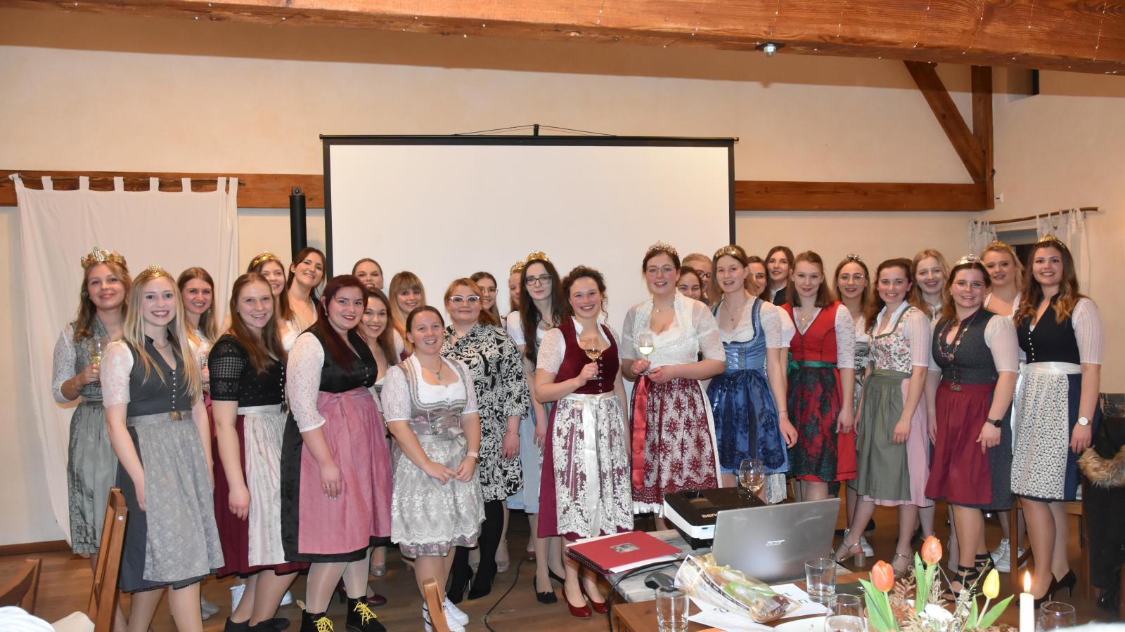 Ulsenheimer Weinprinzessin: Xandra Endreß ist jetzt gekrönt | FLZ.de