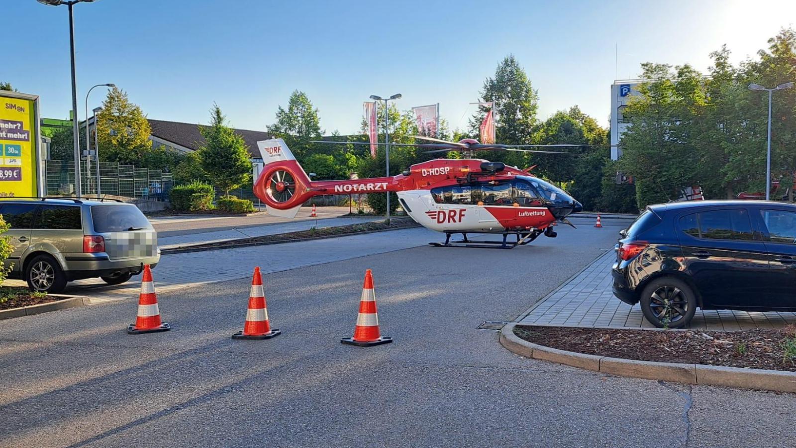Schwerer Unfall bei Auto-Arbeiten in Ansbach: 19-Jähriger eingeklemmt | FLZ.de