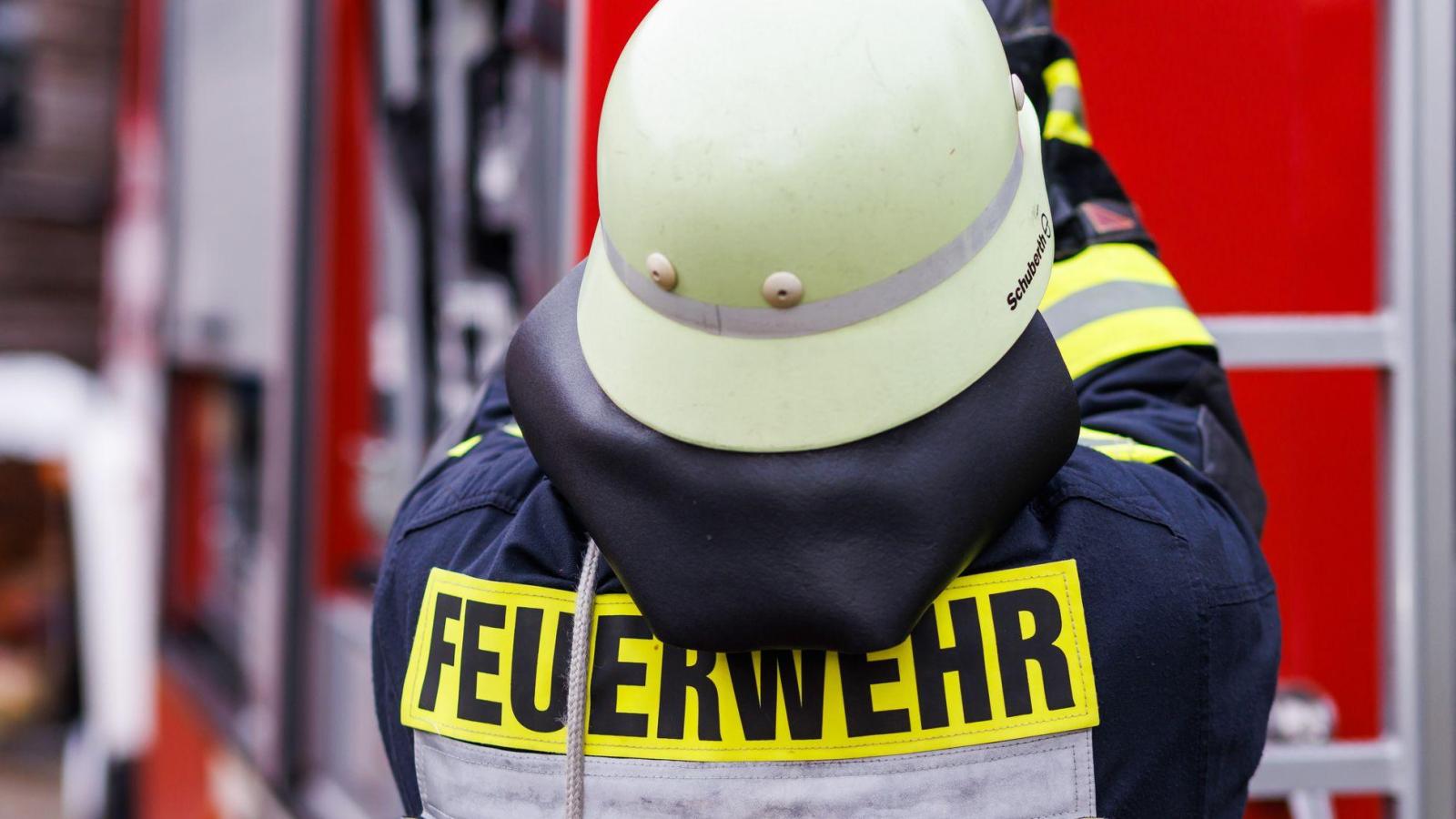 Hoher Schaden bei Feuer in Lagerhalle | FLZ.de