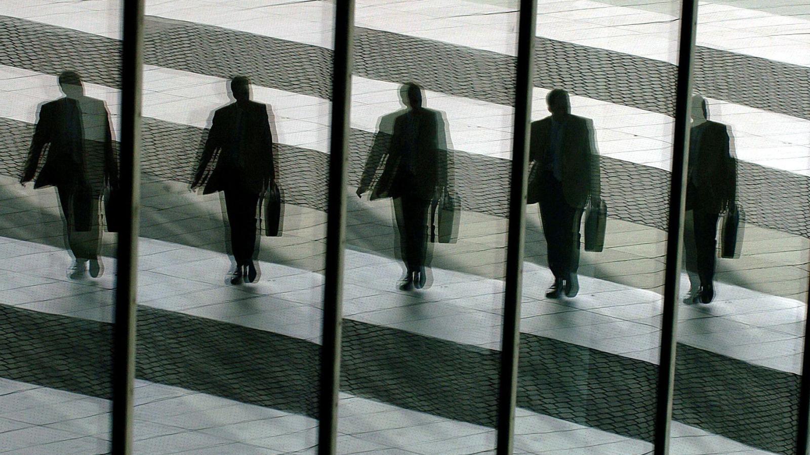 Wie Führungskräfte in Sandwichposition geschickt vermitteln | FLZ.de