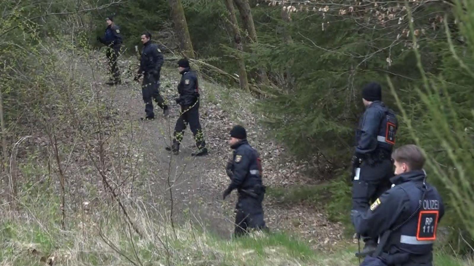 Mutmaßlicher Dreifachmord – Polizei sucht mit Großaufgebot | FLZ.de