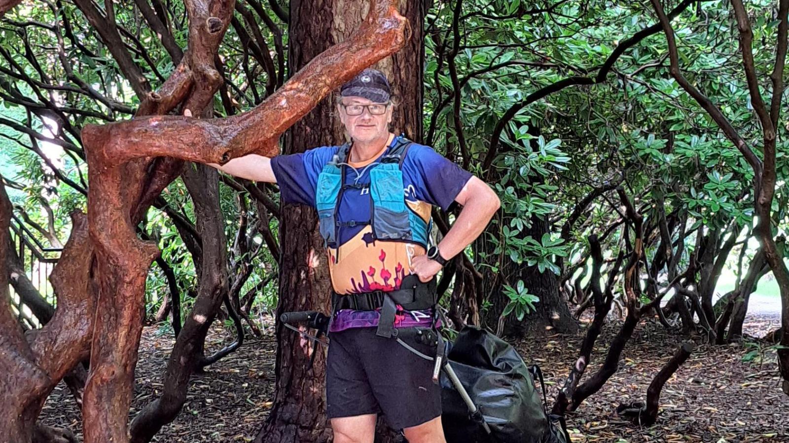 Mit „Hackenporsche” on Tour: Wanderinfluencer läuft durch Landkreis ...