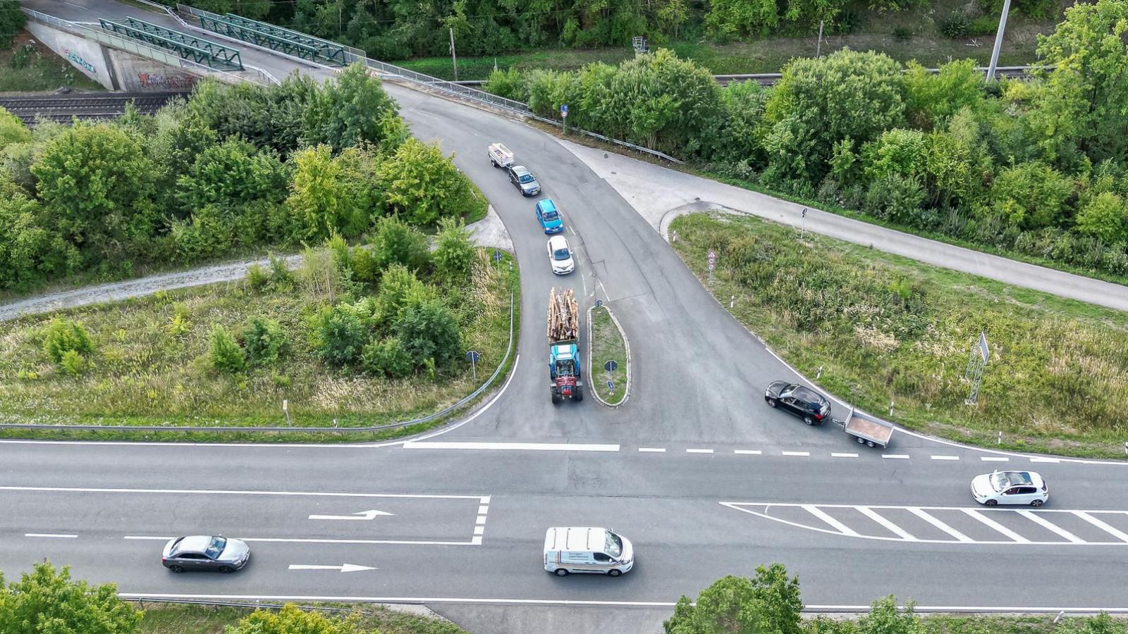 Auf der Kippe: der kreuzungsfreie Ausbau der Bundesstraße 8 in ...