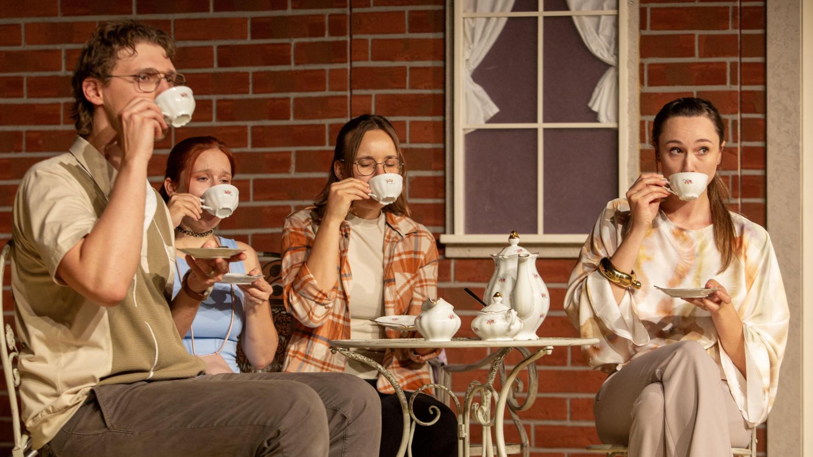 Theatergruppe lila: Ganzer Erfolg mit „Halbe Wahrheiten” | FLZ.de