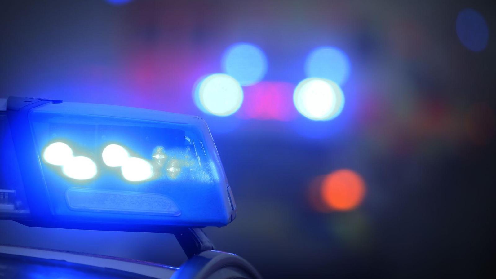 Fahrer nach Unfall mit verletzter Frau weiter nicht gefunden | FLZ.de