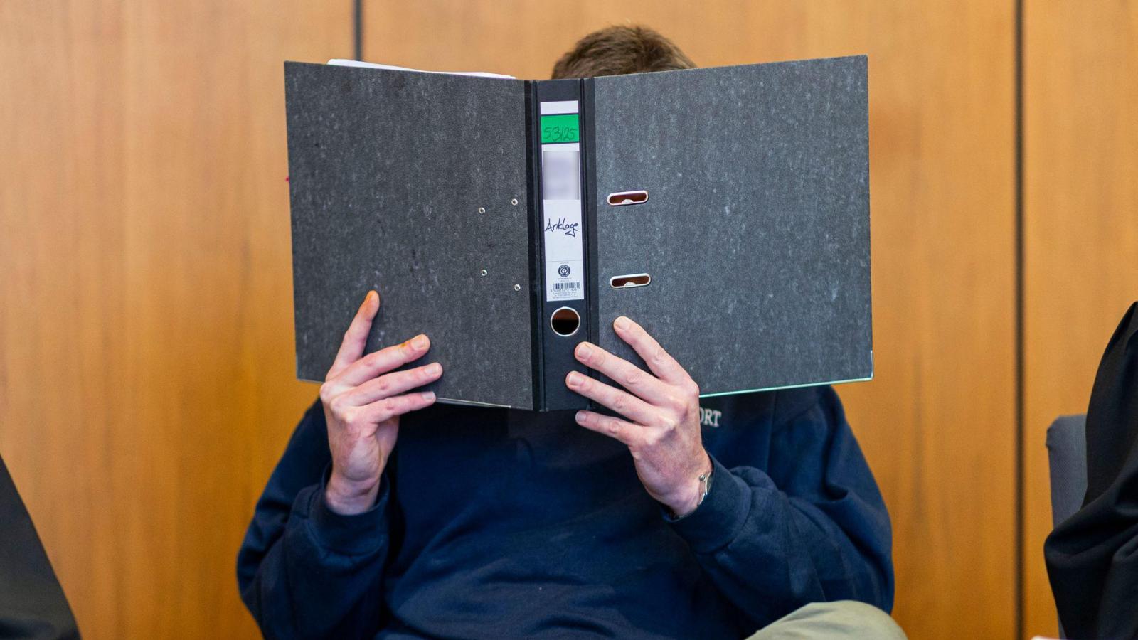 Ex-Partnerin mit Eisenrohr erschlagen - 13 Jahre Gefängnis | FLZ.de