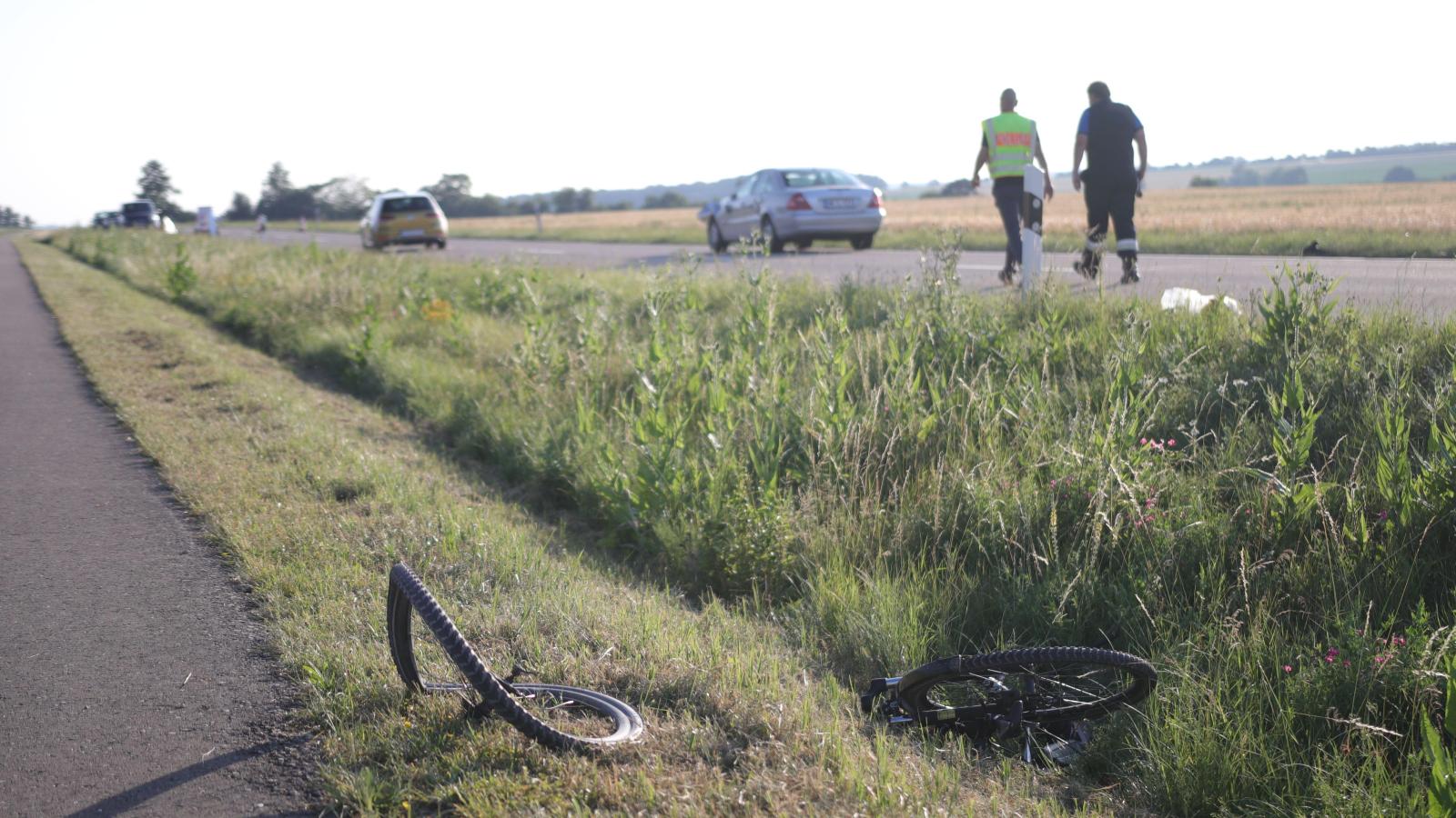 Tragischer Unfall bei Ehingen: Radfahrerin von Auto erfasst und tödlich verletzt | FLZ.de