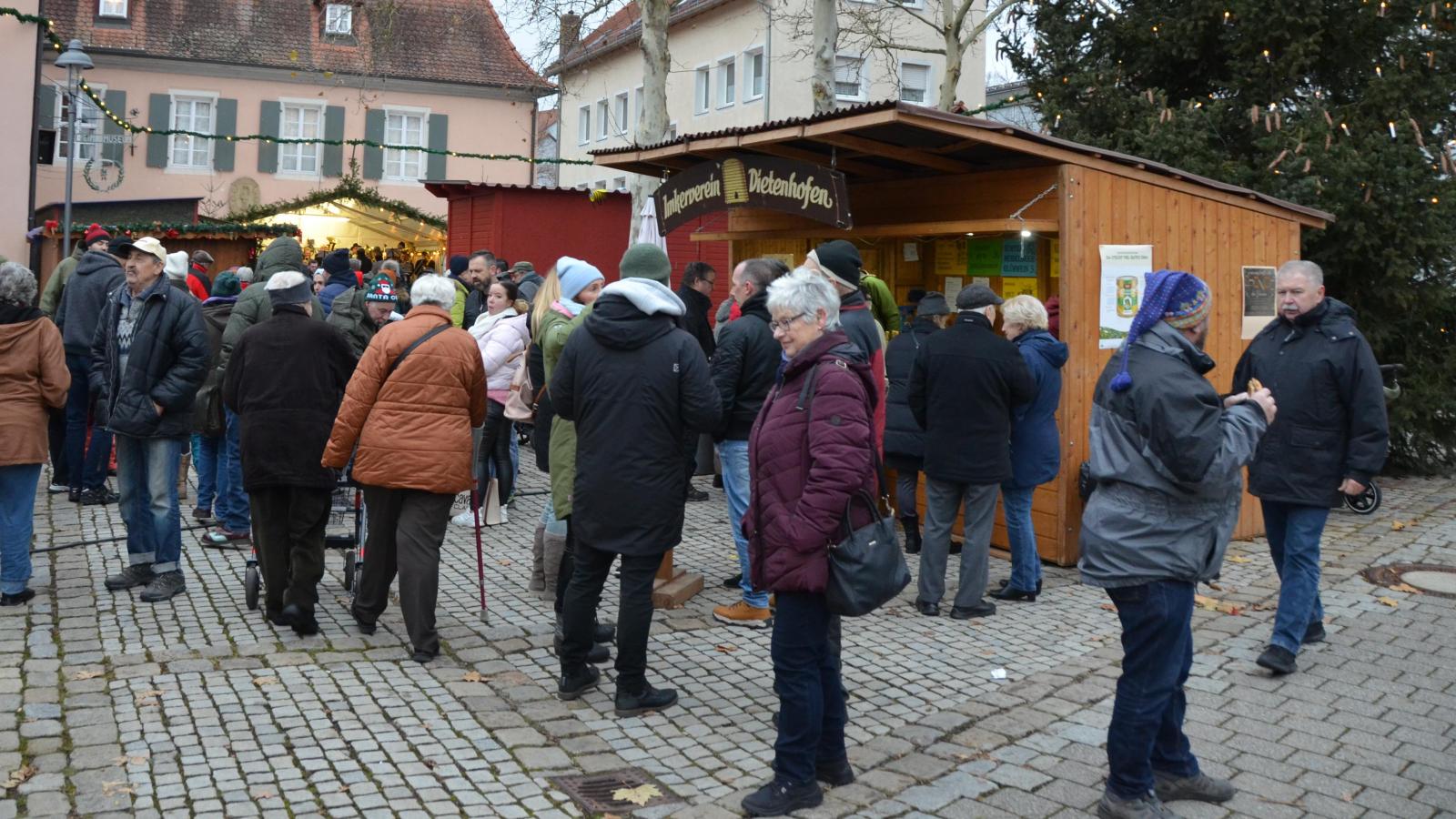 Dietenhofen: Damit lockt der beliebte Weihnachtsmarkt am 13. und 14 ...