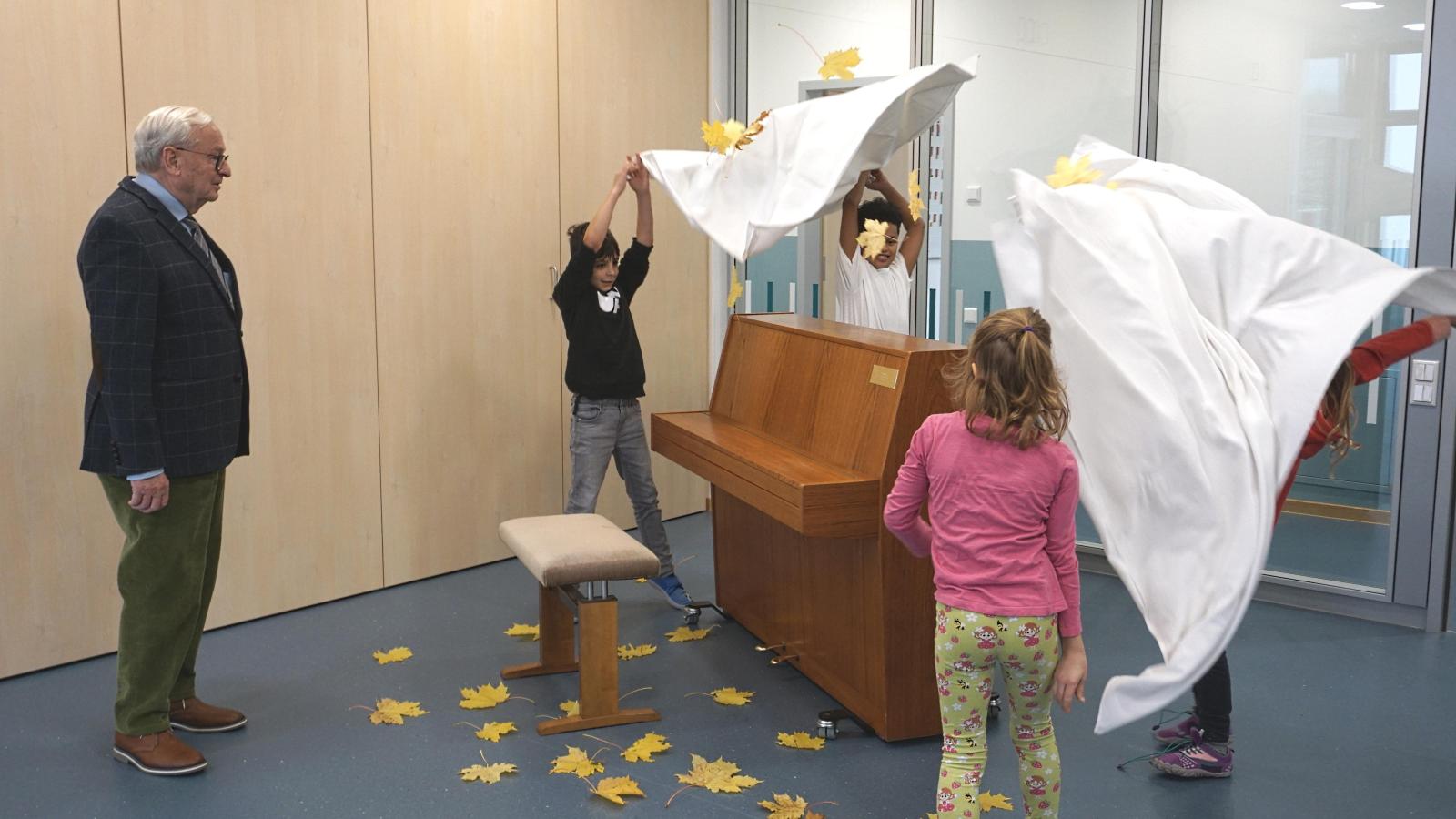 Ein Klavier für die Grundschule Schalkhausen | FLZ.de