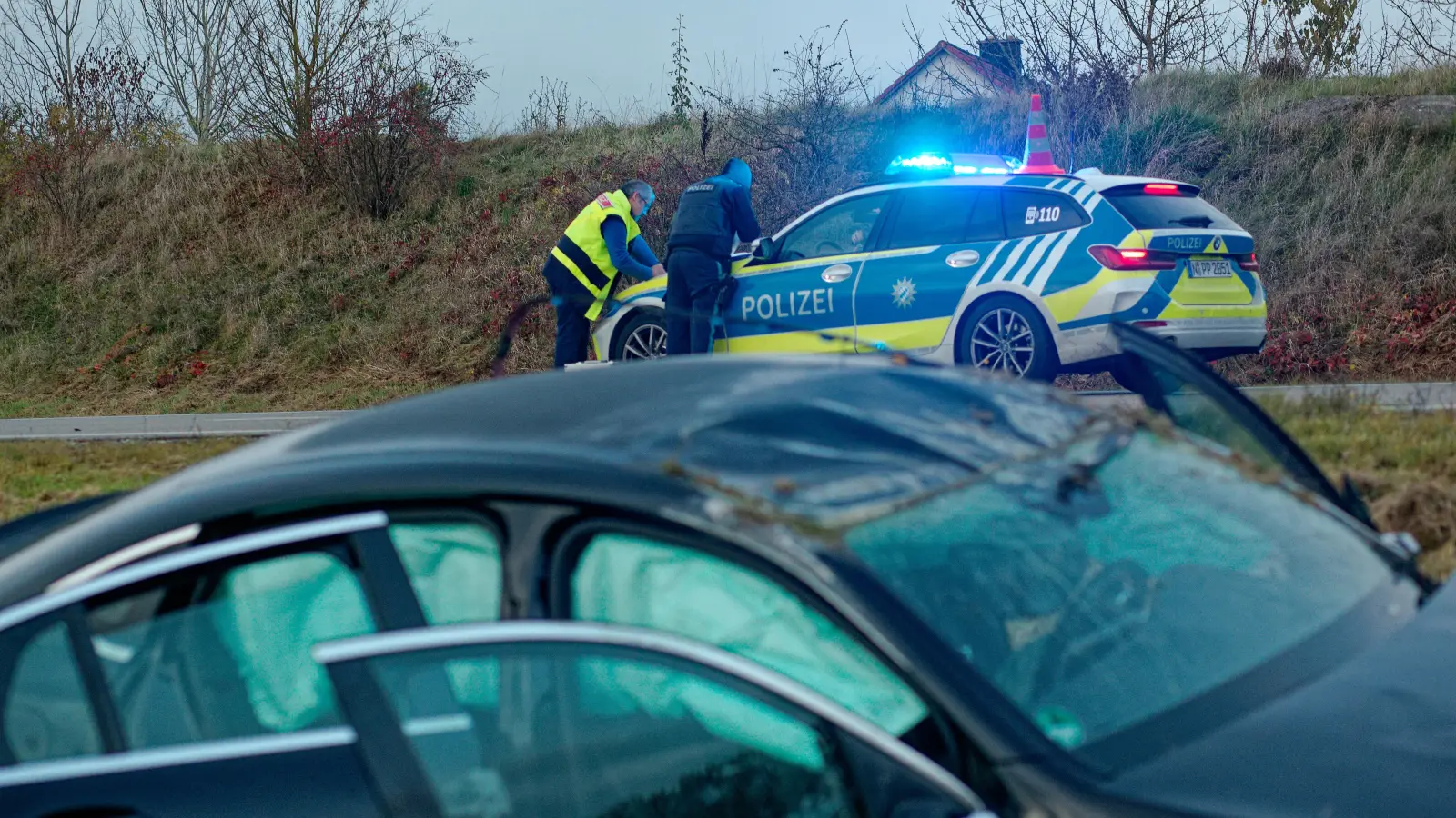 Gaffer filmt nach tödlichem Unfall auf der B13: Wie sich Einsatzkräfte ...