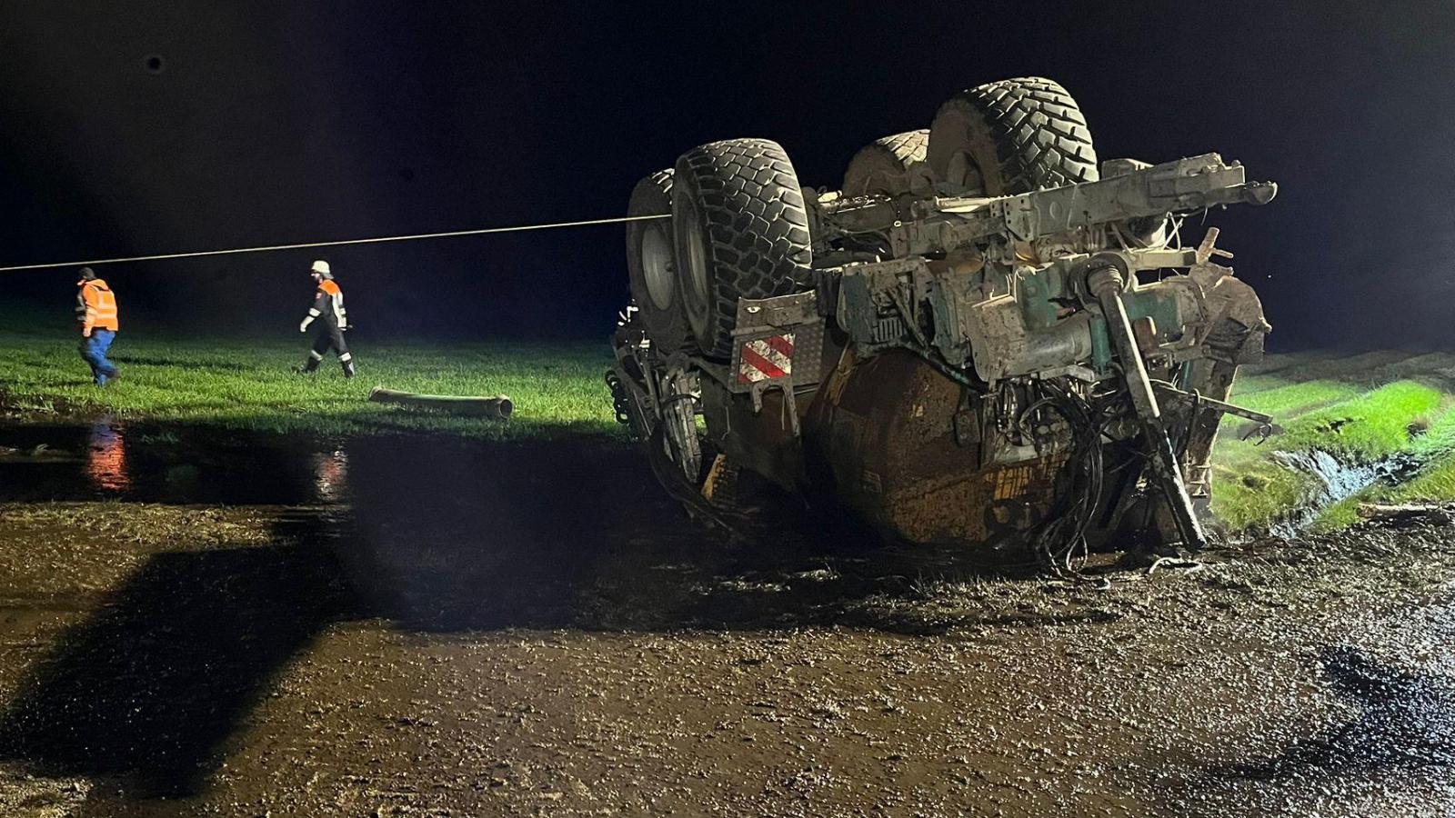 Unfall bei Bechhofen: 18.000 Liter Gülle fluten Straßengraben | FLZ.de