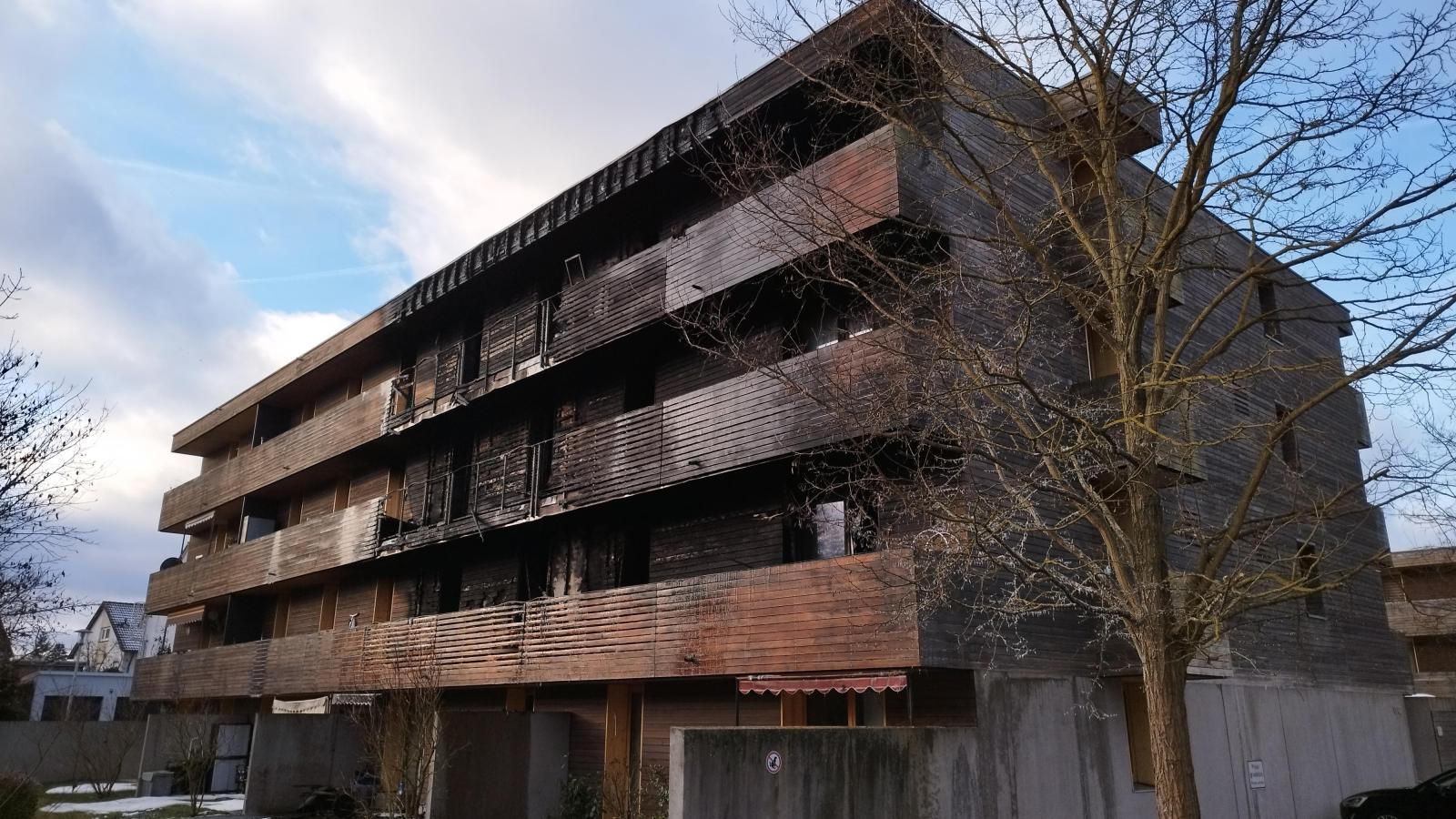 37 Menschen nach Brand in Ansbach obdachlos: Silvester-Feuerwerk als ...