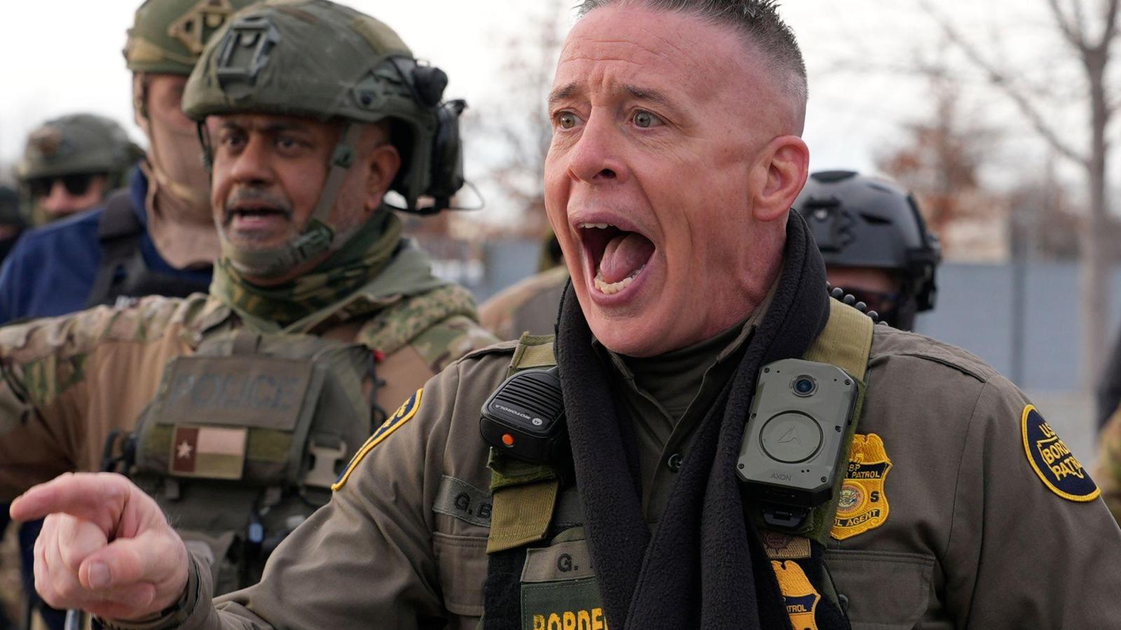 US-Regierung schickt noch mehr Bundesbeamte nach Minneapolis | FLZ.de