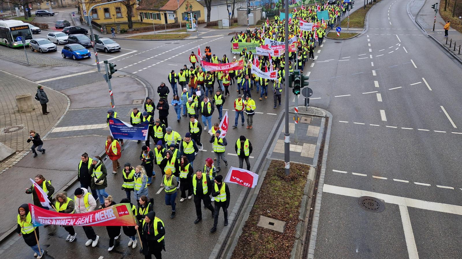 Verdi demonstriert in Ansbach für höhere Löhne und mehr freie Tage | FLZ.de