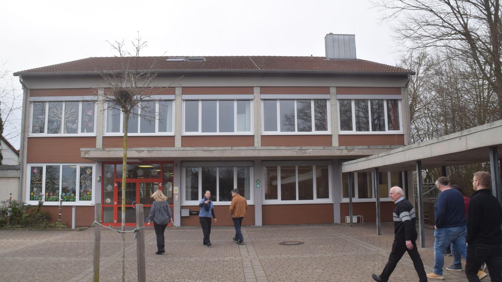 Klotzen statt kleckern: Schule in Lipprichhausen wird saniert | FLZ.de