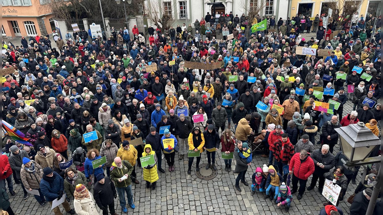 Demo in Bad Windsheim: Stoppzeichen aller Demokraten für die AfD | FLZ.de