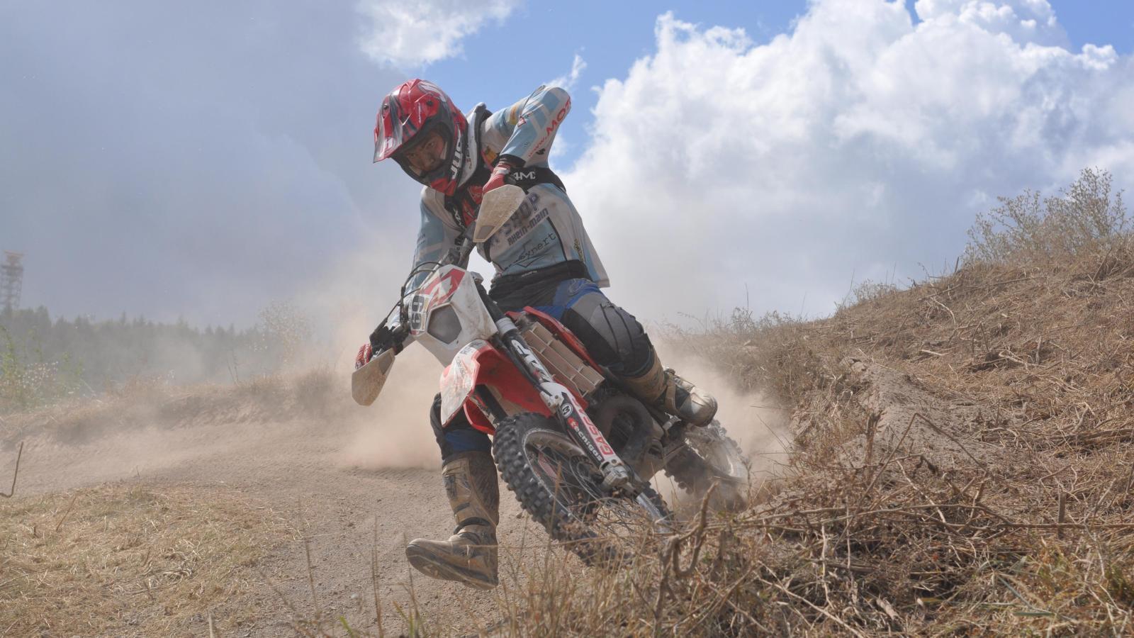 Rasant und staubig: Elfte Endurosport-Veranstaltung des AMC Bad ...