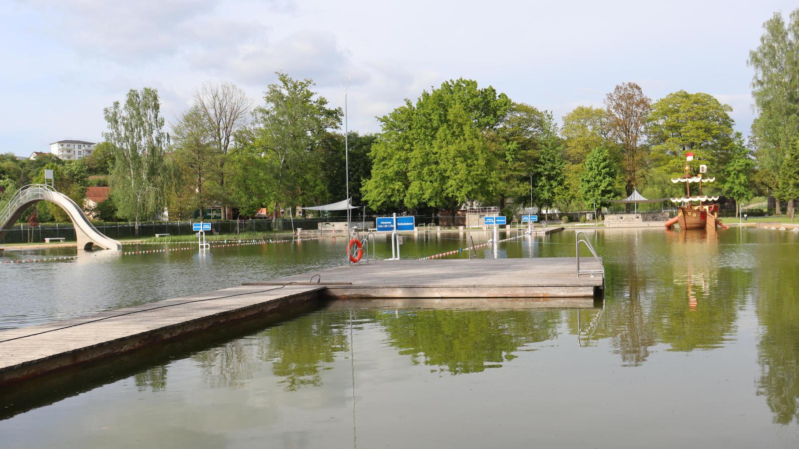 Windsbach: Der Besuch im Waldstrandbad wird für einige Nutzer günstiger ...
