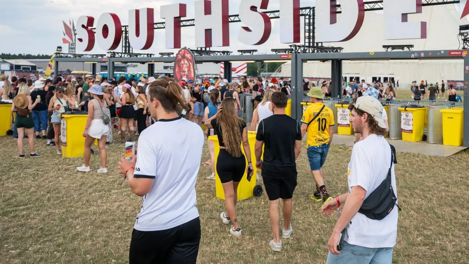 Southside-Festival wegen Unwetters unterbrochen | FLZ.de